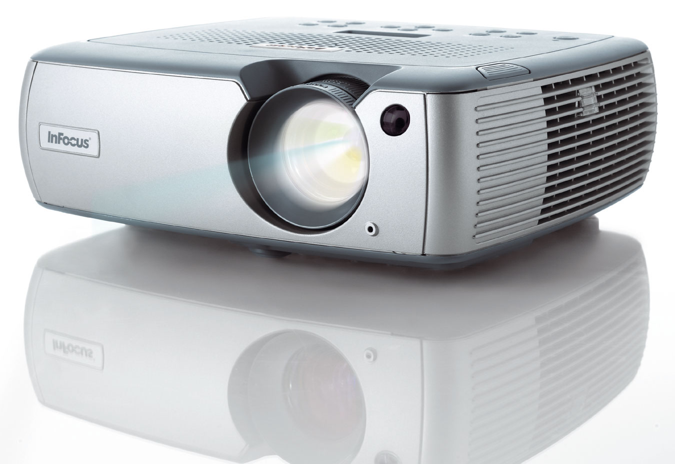 InFocus Projector: InFocus LP540 XGA LCD