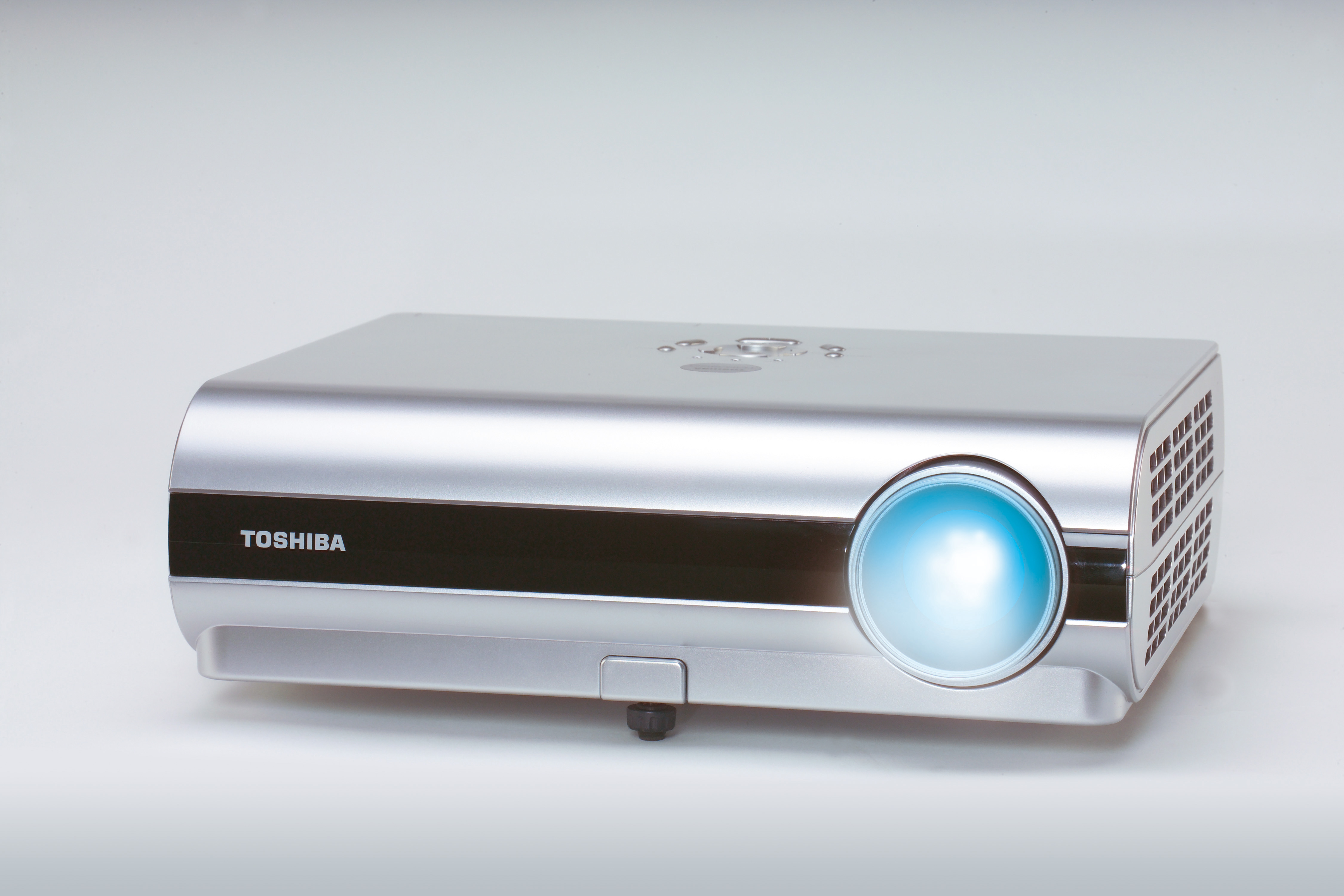 Toshiba Projector: Toshiba TDP S25 SVGA DLP